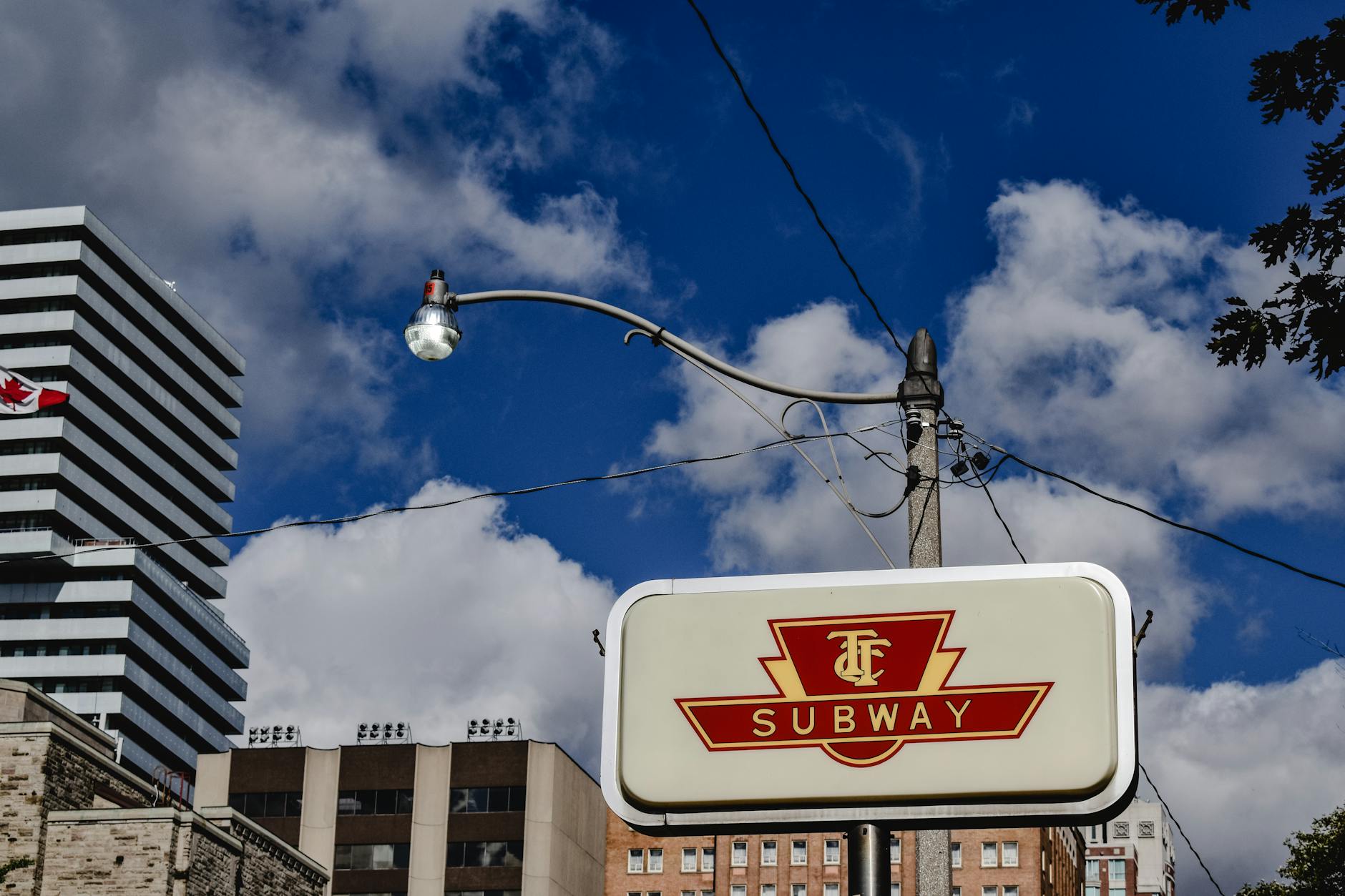 Toronto TTC Guide [2026]: Subway, Streetcar & Bus for Tourists